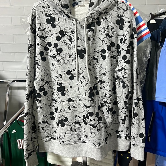 Divided | Tops | Preowned Mickey Mouse Hm Regular Fit Hoodie | Poshmark